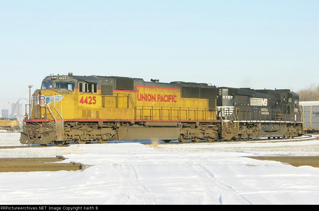 UP 4425 and NS 8787